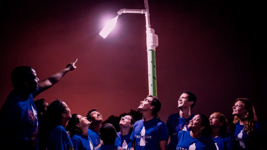 Liter of Light: conheça o projeto que está levando iluminação para quem ...