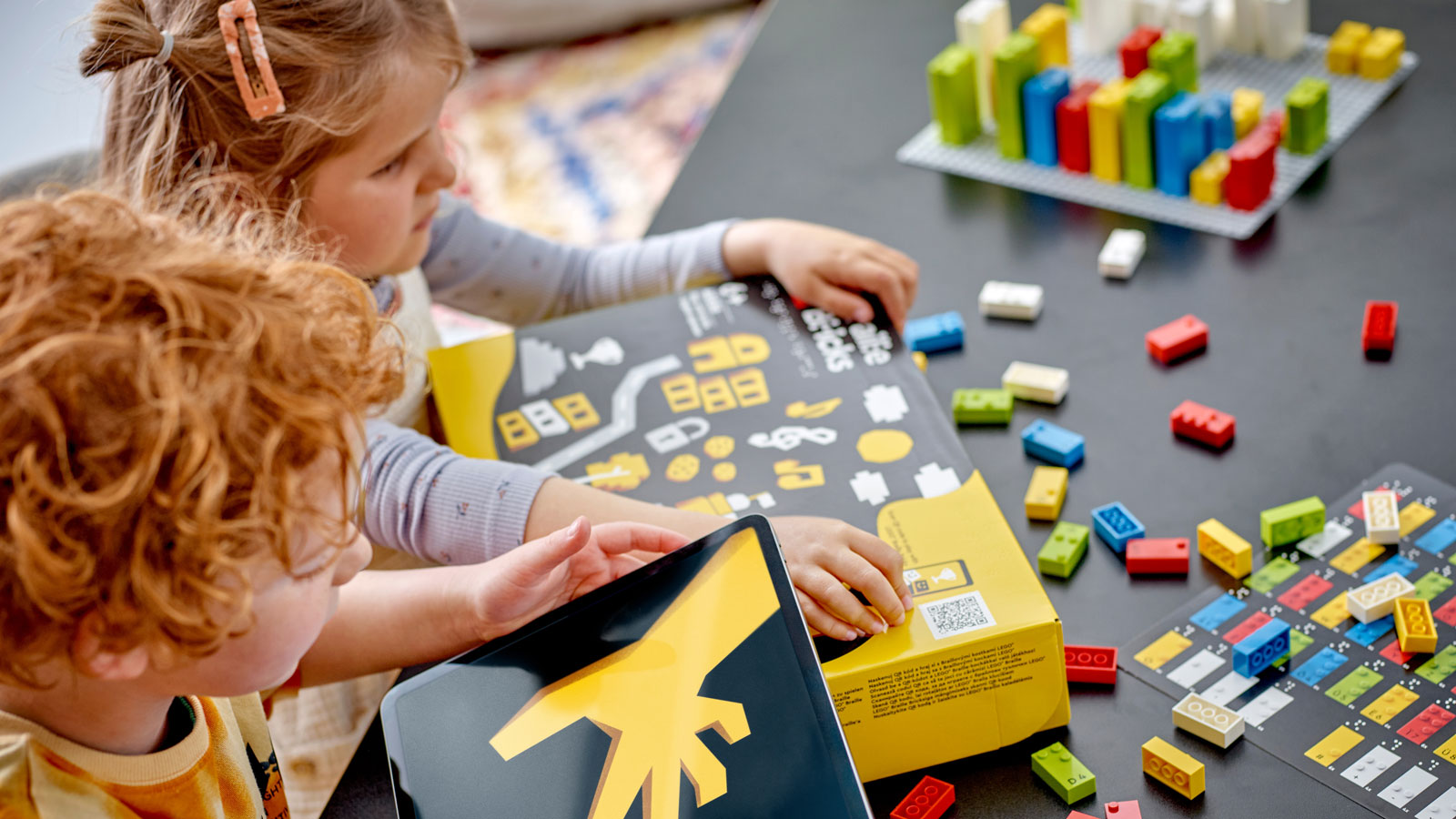Lego transforma aprendizado do Braille com os Braille Bricks • InovaSocial